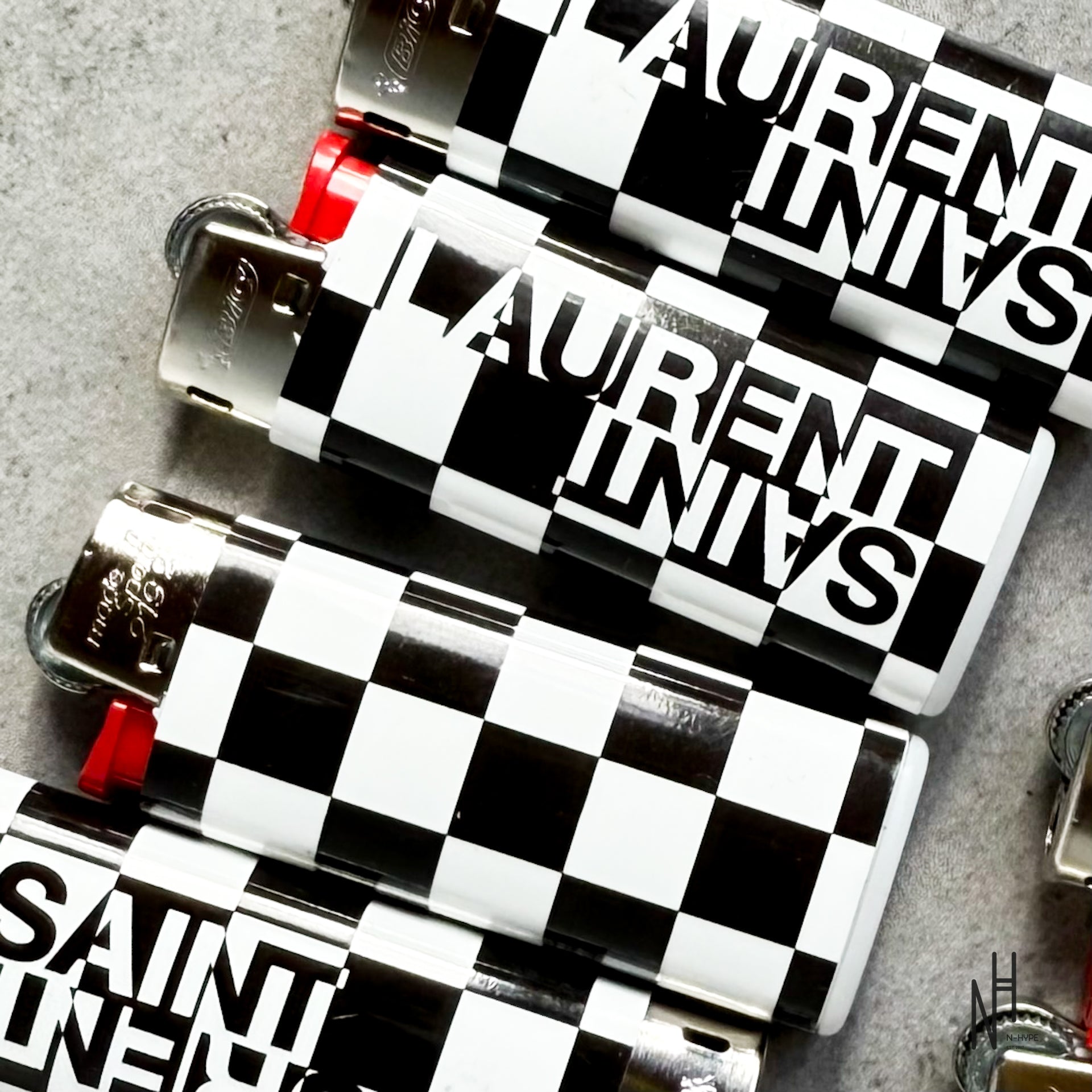 Saint Laurent Lighter Checker – Designerska zapalniczka YSL | N-Hype